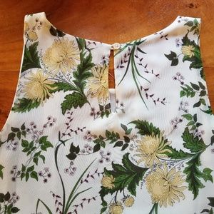 Max Studio | Tops | Max Studio Botanical Print Creme Tank Top Medium ...